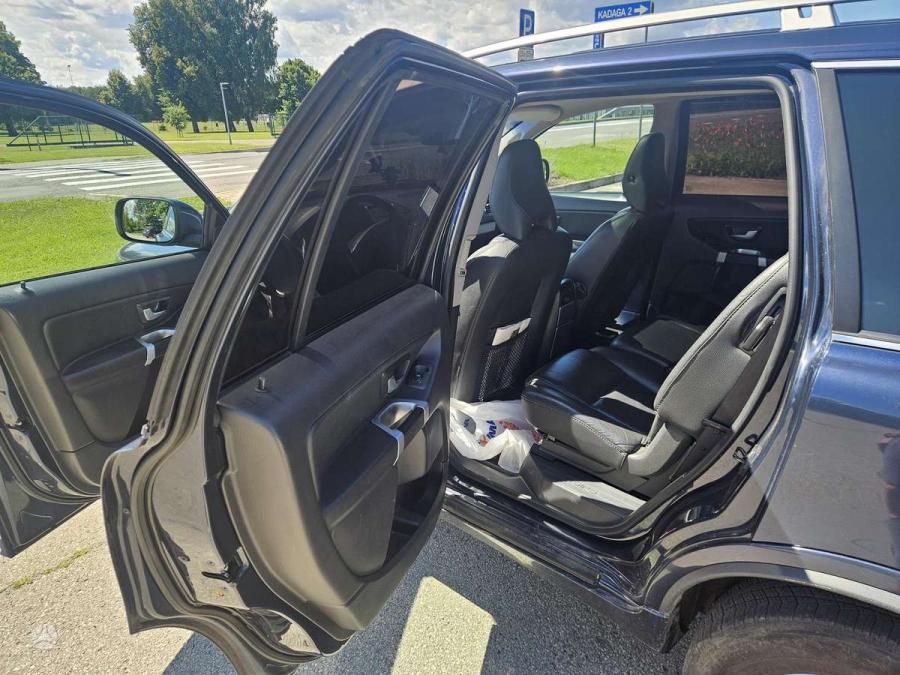 Zils Volvo XC90 2013 Rīga, ar dzinēja tilpumu 2.40 L un nobraukumu 184 tūkst. km par 9500 €, foto 16 vietnē AUTOMOTO.COM.LV