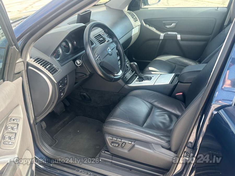 Zils Volvo XC90 2013 Tartu, ar dzinēja tilpumu 2.40 L un nobraukumu 335 tūkst. km par 11950 €, foto 5 vietnē AUTOMOTO.COM.LV