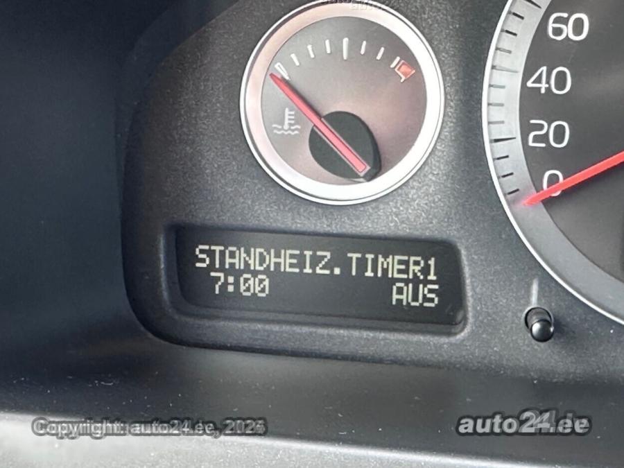 Zils Volvo XC90 2013 Tartu, ar dzinēja tilpumu 2.40 L un nobraukumu 335 tūkst. km par 11950 €, foto 8 vietnē AUTOMOTO.COM.LV
