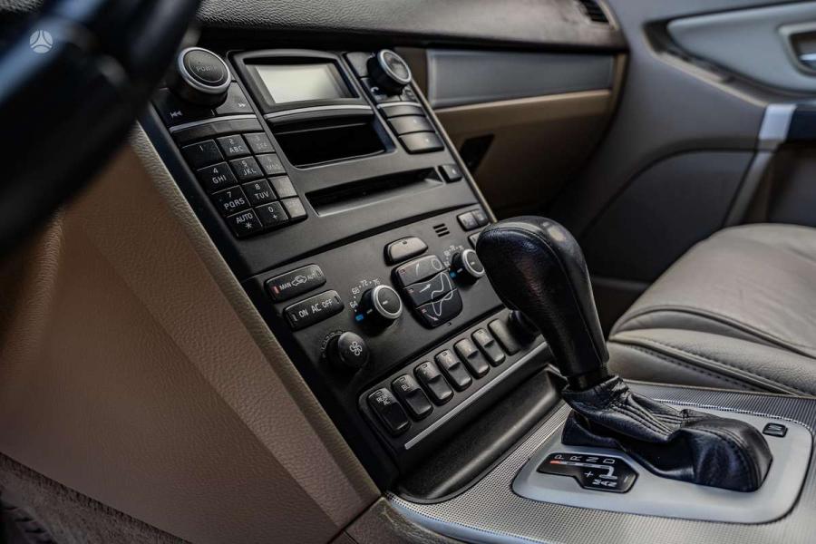 Zils Volvo XC90 2013 Klaipėda, ar dzinēja tilpumu 3.20 L un nobraukumu 210 tūkst. km par 7899 €, foto 9 vietnē AUTOMOTO.COM.LV