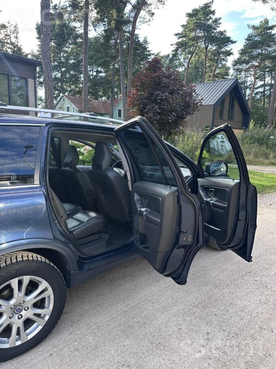 Zils Volvo XC90 2013 Rīga, ar dzinēja tilpumu 2.40 L un nobraukumu 175 tūkst. km par 12850 €, foto 8 vietnē AUTOMOTO.COM.LV