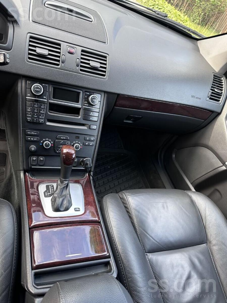 Zils Volvo XC90 2013 Rīga, ar dzinēja tilpumu 2.40 L un nobraukumu 175 tūkst. km par 12850 €, foto 11 vietnē AUTOMOTO.COM.LV