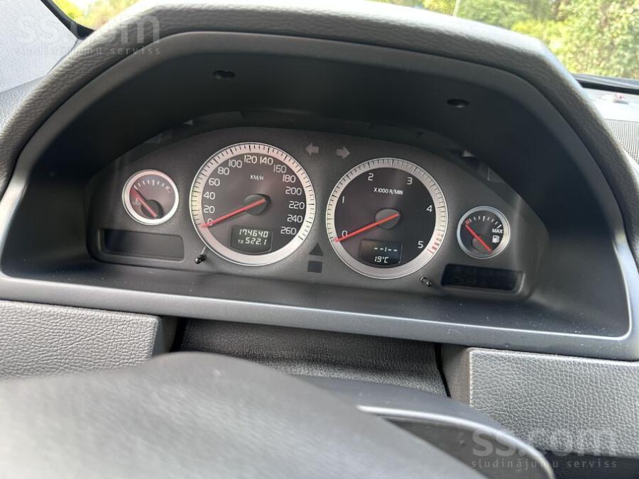 Zils Volvo XC90 2013 Rīga, ar dzinēja tilpumu 2.40 L un nobraukumu 175 tūkst. km par 12850 €, foto 12 vietnē AUTOMOTO.COM.LV