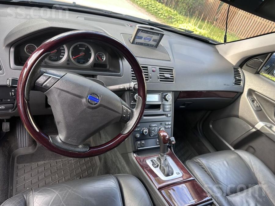 Zils Volvo XC90 2013 Rīga, ar dzinēja tilpumu 2.40 L un nobraukumu 175 tūkst. km par 12850 €, foto 13 vietnē AUTOMOTO.COM.LV