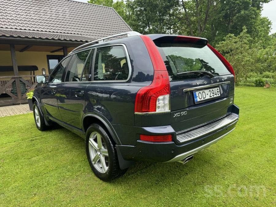 Zils Volvo XC90 2014 Rīga, ar dzinēja tilpumu 2.40 L un nobraukumu 111 tūkst. km par 15550 €, foto 10 vietnē AUTOMOTO.COM.LV