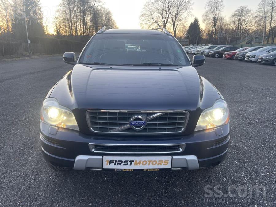 Blue Volvo XC90 2014 in Riga, with an engine capacity of 2.40 L and mileage of 256 thousand km for 12450 €, photo 5 on AUTOMOTO.COM.LV