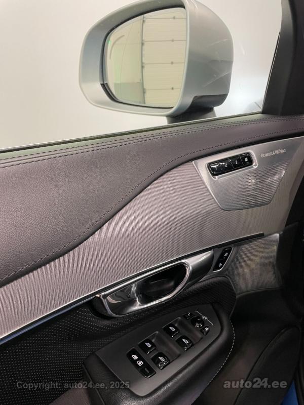 Zils Volvo XC90 2015 Tallina, ar dzinēja tilpumu 2.00 L un nobraukumu 144 tūkst. km par 24900 €, foto 11 vietnē AUTOMOTO.COM.LV