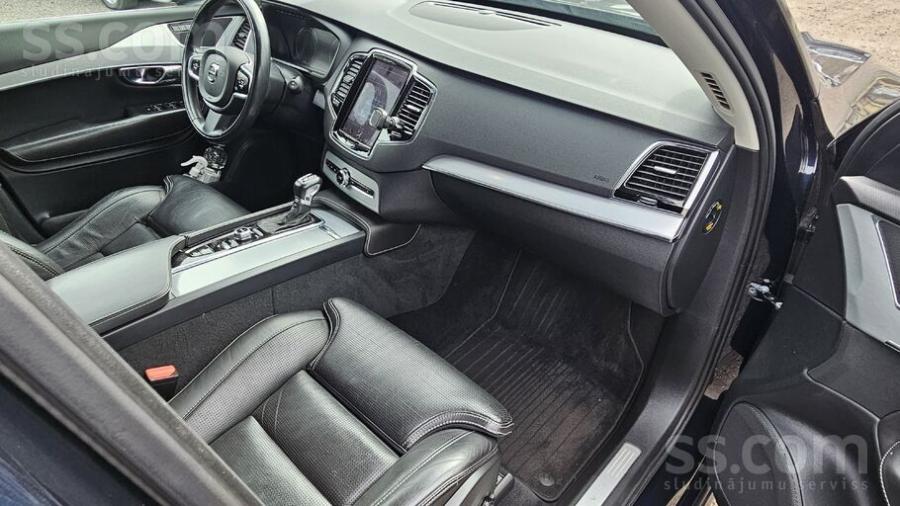 Blue Volvo XC90 2015 in Riga, with an engine capacity of 2.00 L and mileage of 254 thousand km for 17900 €, photo 9 on AUTOMOTO.COM.LV