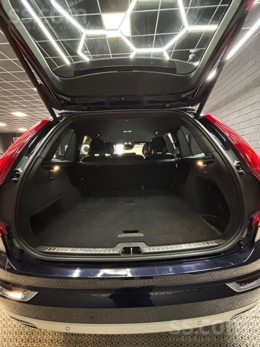 Zils Volvo XC90 2015 Rīga, ar dzinēja tilpumu 2.00 L un nobraukumu 228 tūkst. km par 18990 €, foto 9 vietnē AUTOMOTO.COM.LV