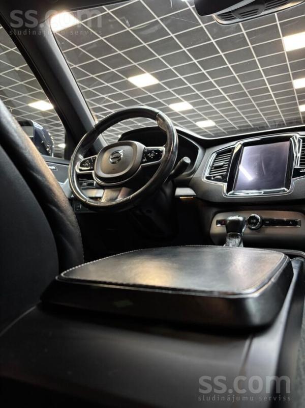 Zils Volvo XC90 2015 Rīga, ar dzinēja tilpumu 2.00 L un nobraukumu 228 tūkst. km par 18990 €, foto 10 vietnē AUTOMOTO.COM.LV
