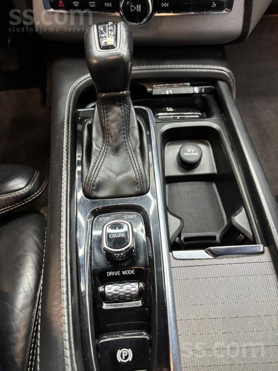 Zils Volvo XC90 2015 Rīga, ar dzinēja tilpumu 2.00 L un nobraukumu 228 tūkst. km par 18990 €, foto 15 vietnē AUTOMOTO.COM.LV