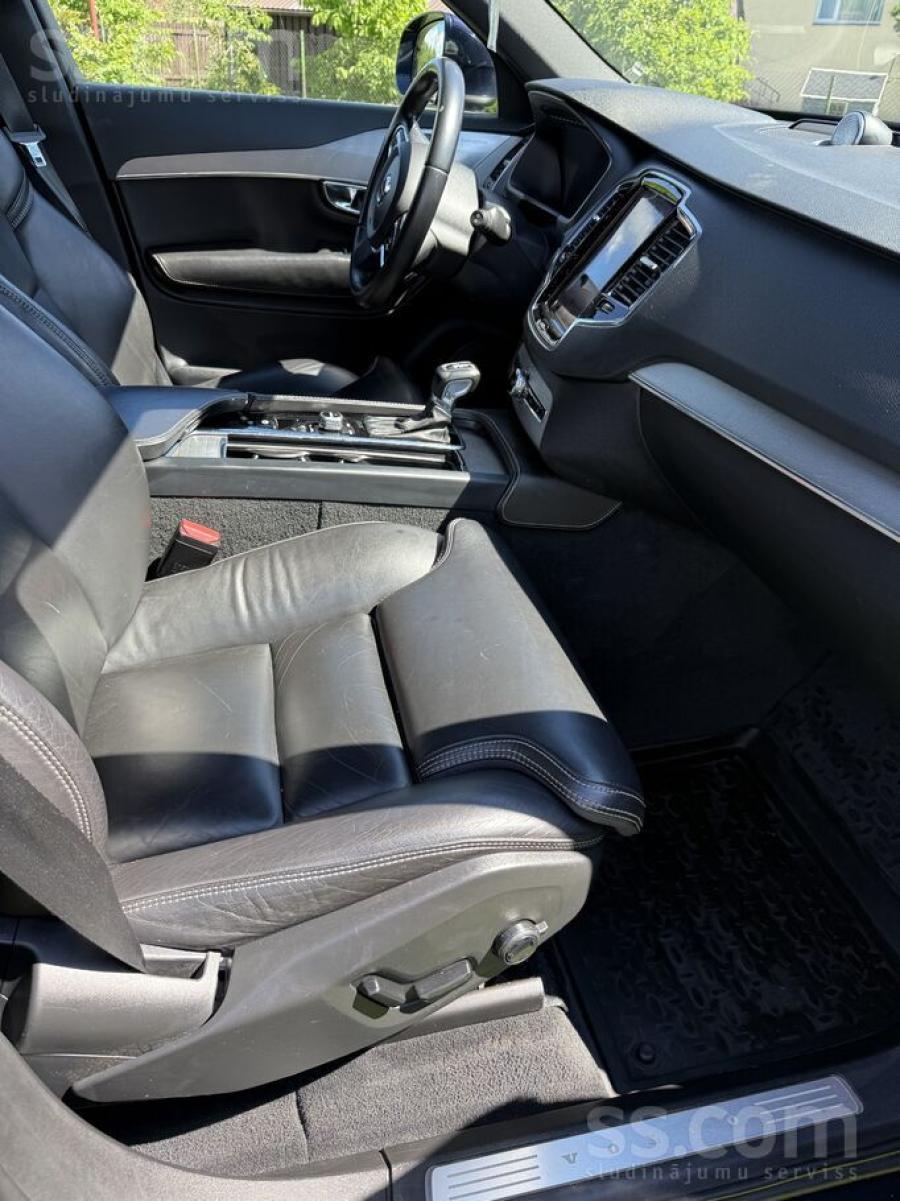 Blue Volvo XC90 2015 in Tukums, with an engine capacity of 2.00 L and mileage of 194 thousand km for 18900 €, photo 8 on AUTOMOTO.COM.LV