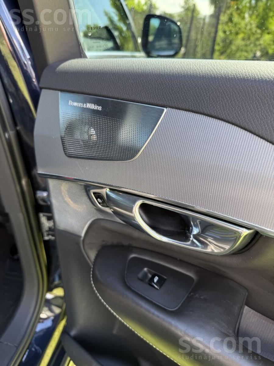 Blue Volvo XC90 2015 in Tukums, with an engine capacity of 2.00 L and mileage of 194 thousand km for 18900 €, photo 16 on AUTOMOTO.COM.LV
