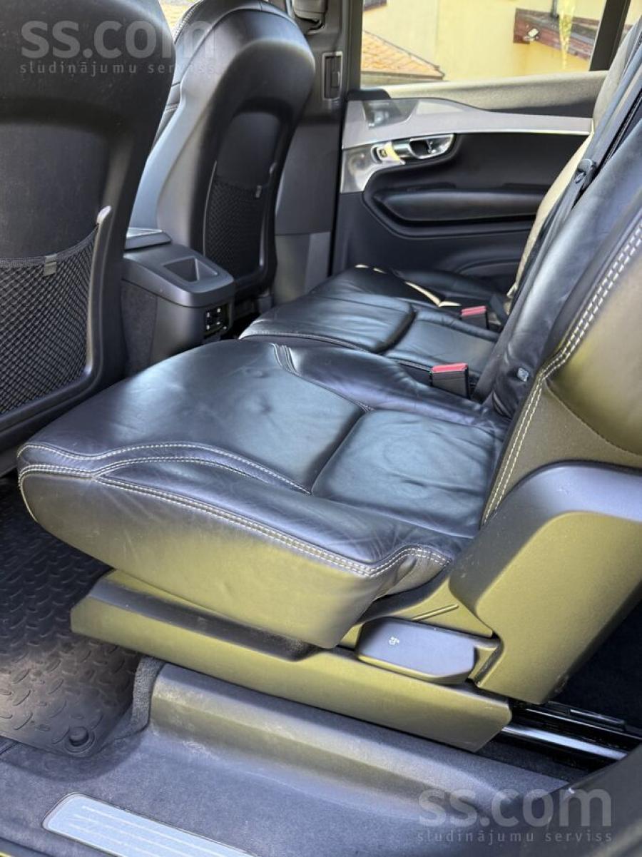 Blue Volvo XC90 2015 in Tukums, with an engine capacity of 2.00 L and mileage of 194 thousand km for 18900 €, photo 17 on AUTOMOTO.COM.LV