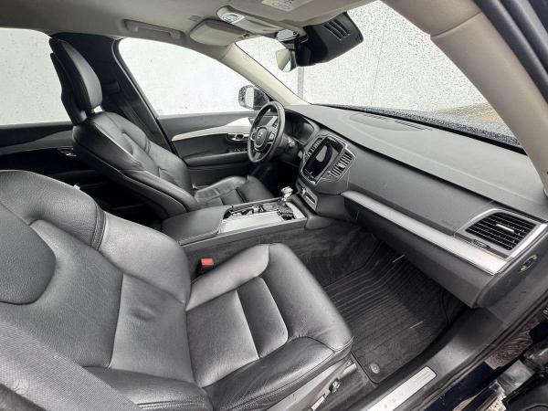 Blue Volvo XC90 2015 in Taurage, with an engine capacity of 1.97 L and mileage of 320 thousand km for 13900 €, photo 7 on AUTOMOTO.COM.LV