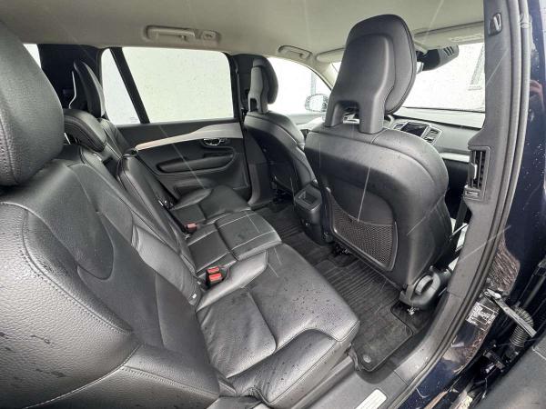 Blue Volvo XC90 2015 in Taurage, with an engine capacity of 1.97 L and mileage of 320 thousand km for 13900 €, photo 8 on AUTOMOTO.COM.LV