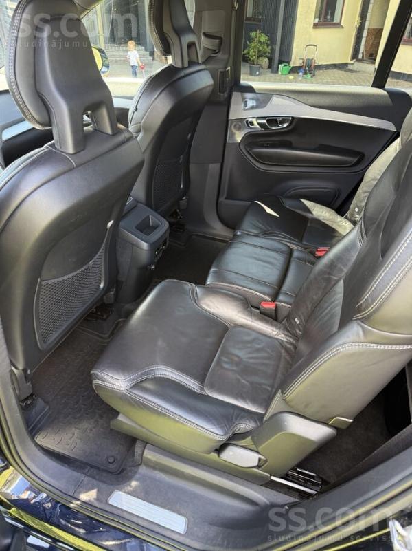 Blue Volvo XC90 2015 in Tukums, with an engine capacity of 2.00 L and mileage of 194 thousand km for 18900 €, photo 9 on AUTOMOTO.COM.LV