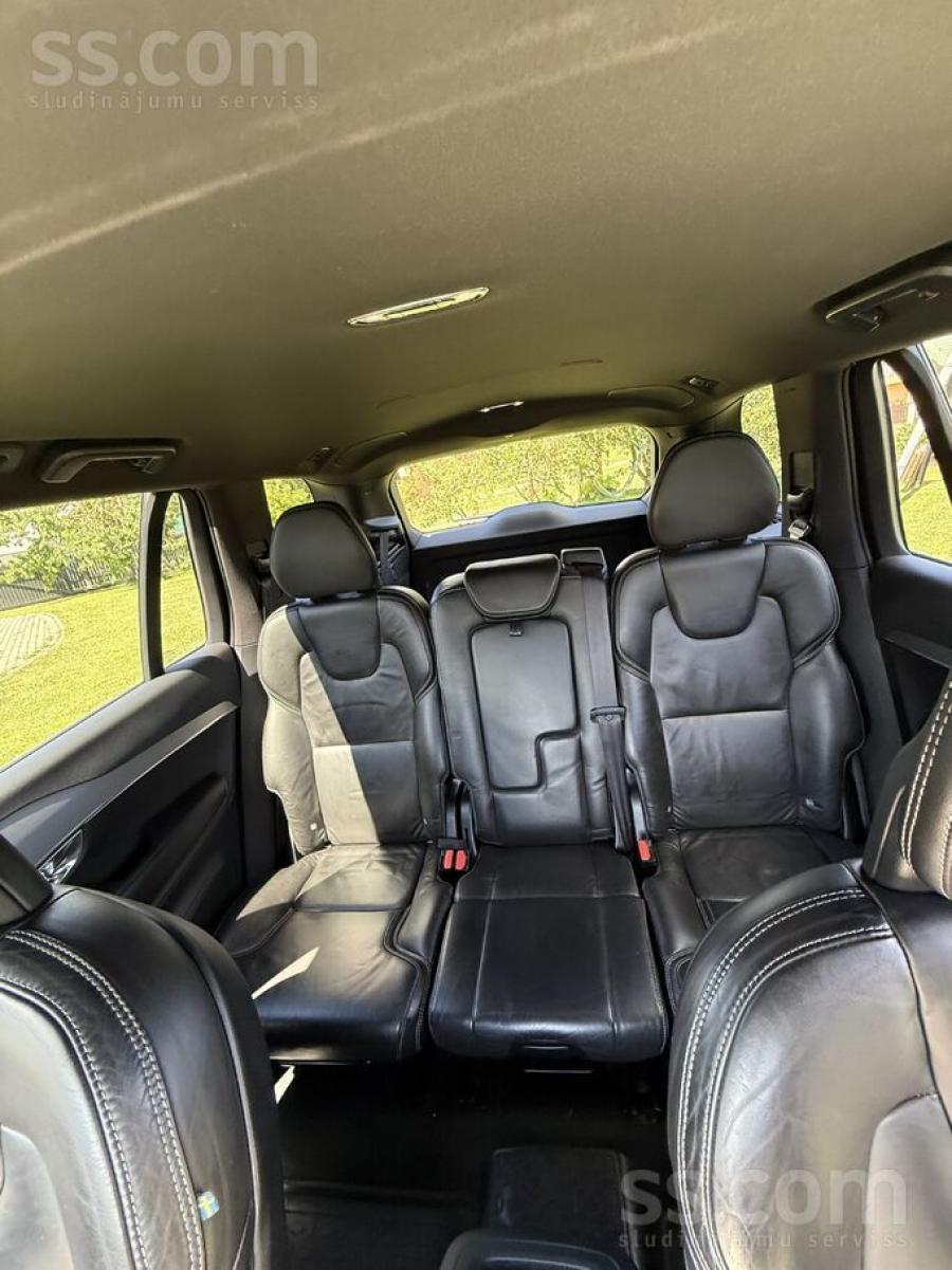 Blue Volvo XC90 2015 in Tukums, with an engine capacity of 2.00 L and mileage of 194 thousand km for 18900 €, photo 11 on AUTOMOTO.COM.LV