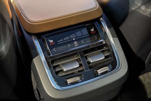 Zils Volvo XC90 2015 Marijampole, ar dzinēja tilpumu 1.97 L un nobraukumu 267 tūkst. km par 20950 €, foto 39 vietnē AUTOMOTO.COM.LV
