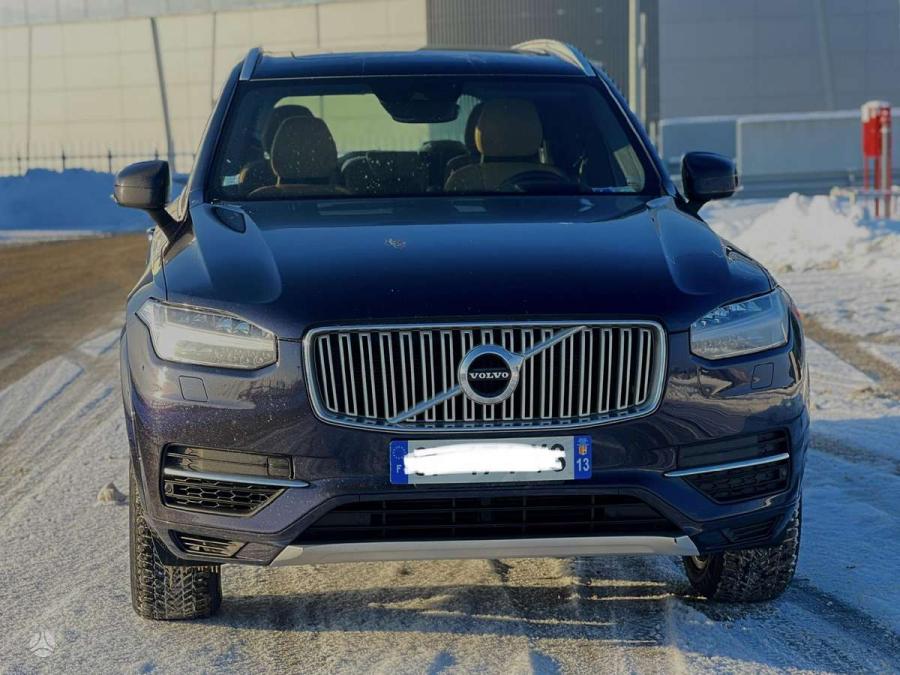 Zils Volvo XC90 2016 Viļņa, ar dzinēja tilpumu 2.00 L un nobraukumu 300 tūkst. km par 18700 €, foto 1 vietnē AUTOMOTO.COM.LV