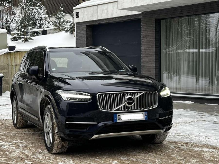 Zils Volvo XC90 2016 Viļņa, ar dzinēja tilpumu 2.00 L un nobraukumu 310 tūkst. km par 16600 €, foto 1 vietnē AUTOMOTO.COM.LV