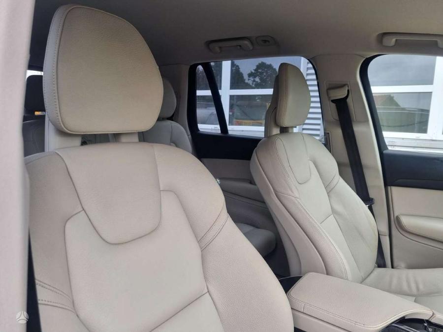 Blue Volvo XC90 2016 in Taurage, with an engine capacity of 2.00 L and mileage of 290 thousand km for 14600 €, photo 11 on AUTOMOTO.COM.LV