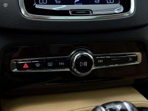 Blue Volvo XC90 2016 in Vilnius, with an engine capacity of 1.97 L and mileage of 89 thousand km for 21800 €, photo 30 on AUTOMOTO.COM.LV