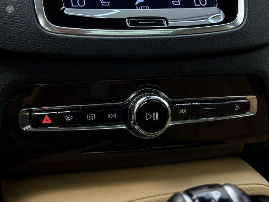 Blue Volvo XC90 2016 in Vilnius, with an engine capacity of 1.97 L and mileage of 89 thousand km for 21800 €, photo 30 on AUTOMOTO.COM.LV