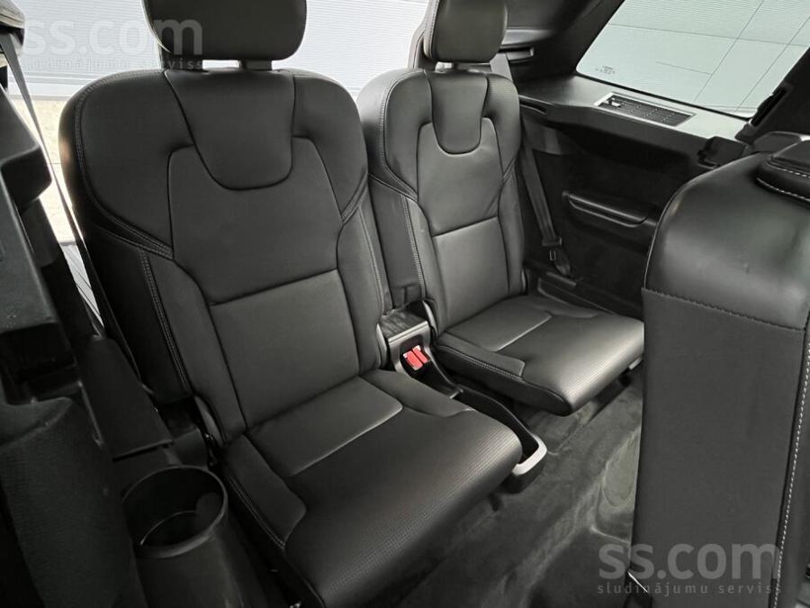 Blue Volvo XC90 2016 in Riga, with an engine capacity of 2.00 L and mileage of 258 thousand km for 23500 €, photo 9 on AUTOMOTO.COM.LV