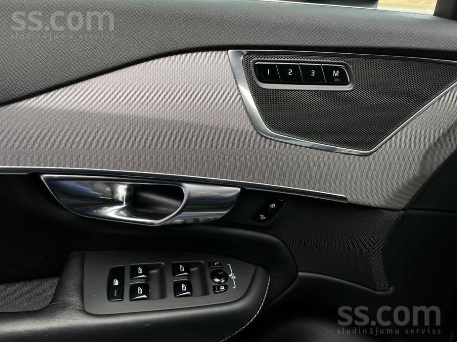 Blue Volvo XC90 2016 in Riga, with an engine capacity of 2.00 L and mileage of 258 thousand km for 23500 €, photo 17 on AUTOMOTO.COM.LV
