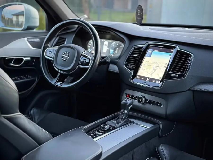Blue Volvo XC90 2016 in Jelgava, with an engine capacity of 2.00 L and mileage of 284 thousand km for 20800 €, photo 12 on AUTOMOTO.COM.LV