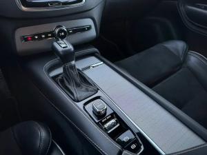 Blue Volvo XC90 2016 in Jelgava, with an engine capacity of 2.00 L and mileage of 284 thousand km for 20800 €, photo 18 on AUTOMOTO.COM.LV