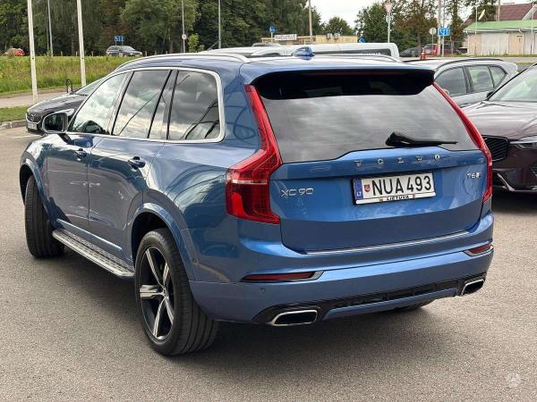 Blue Volvo XC90 2016 in Siauliai, with an engine capacity of 1.97 L and mileage of 268 thousand km for 21900 €, photo 4 on AUTOMOTO.COM.LV