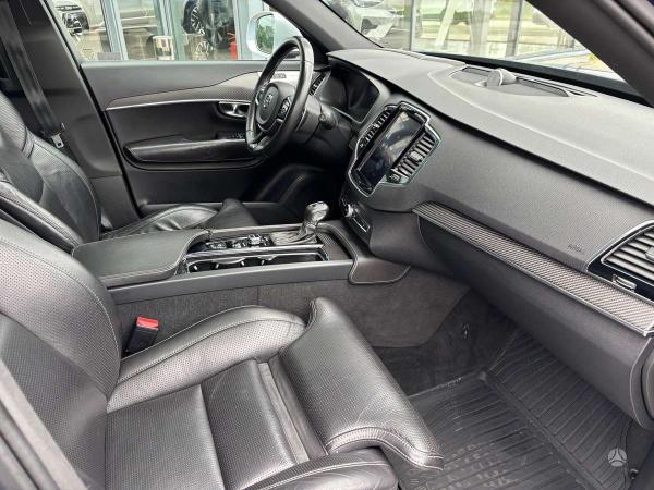 Blue Volvo XC90 2016 in Siauliai, with an engine capacity of 1.97 L and mileage of 268 thousand km for 21900 €, photo 5 on AUTOMOTO.COM.LV
