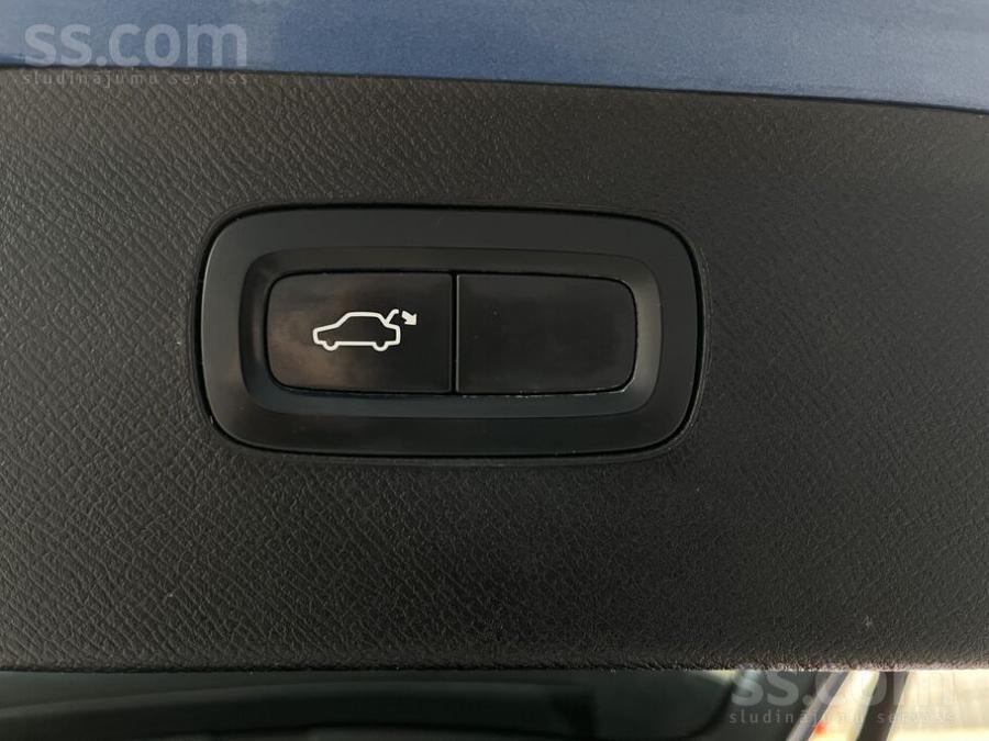 Blue Volvo XC90 2016 in Riga, with an engine capacity of 2.00 L and mileage of 258 thousand km for 23500 €, photo 22 on AUTOMOTO.COM.LV