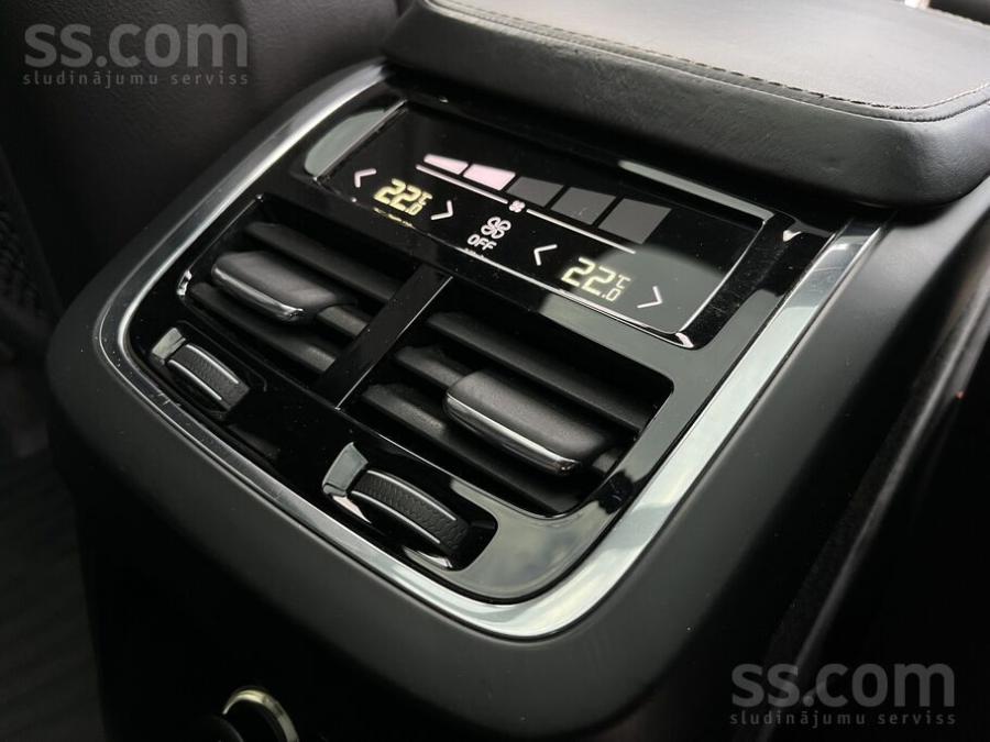 Blue Volvo XC90 2016 in Riga, with an engine capacity of 2.00 L and mileage of 258 thousand km for 23500 €, photo 26 on AUTOMOTO.COM.LV