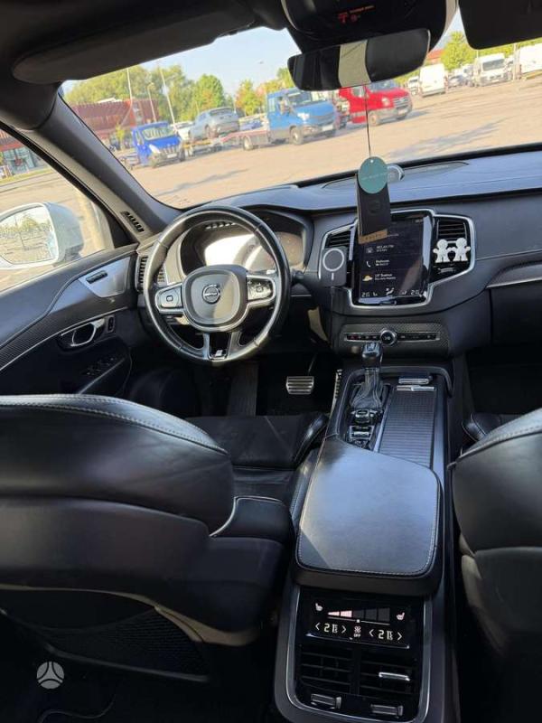 Blue Volvo XC90 2016 in Klaipeda, with an engine capacity of 1.97 L and mileage of 303 thousand km for 19900 €, photo 9 on AUTOMOTO.COM.LV