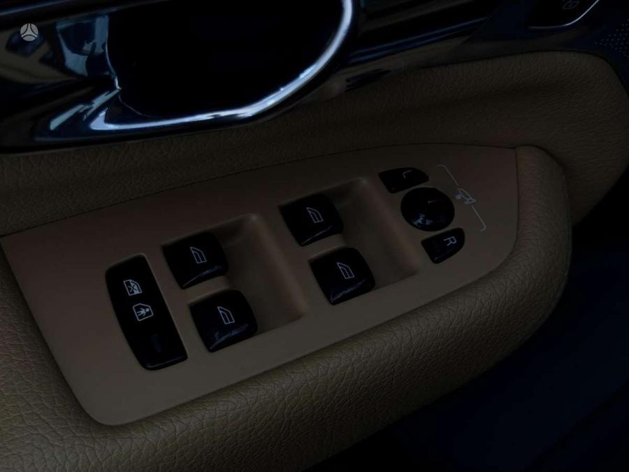 Zils Volvo XC90 2016 Viļņa, ar dzinēja tilpumu 1.97 L un nobraukumu 89 tūkst. km par 19999 €, foto 45 vietnē AUTOMOTO.COM.LV