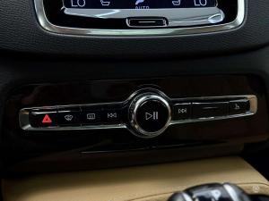 Zils Volvo XC90 2016 Viļņa, ar dzinēja tilpumu 1.97 L un nobraukumu 89 tūkst. km par 19999 €, foto 57 vietnē AUTOMOTO.COM.LV