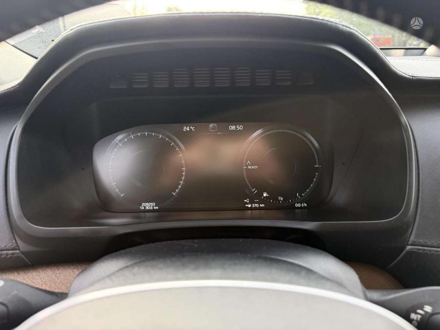 Blue Volvo XC90 2016 in Vilnius, with an engine capacity of 1.97 L and mileage of 209 thousand km for 19500 €, photo 6 on AUTOMOTO.COM.LV