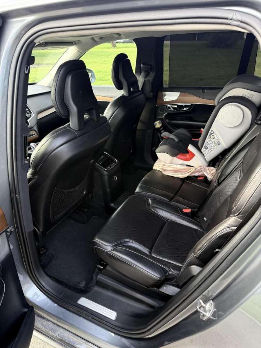 Blue Volvo XC90 2016 in Vilnius, with an engine capacity of 1.97 L and mileage of 209 thousand km for 19500 €, photo 13 on AUTOMOTO.COM.LV