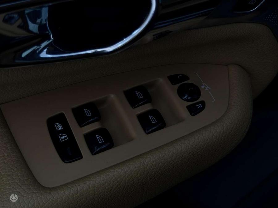 Zils Volvo XC90 2016 Viļņa, ar dzinēja tilpumu 1.97 L un nobraukumu 89 tūkst. km par 19950 €, foto 24 vietnē AUTOMOTO.COM.LV