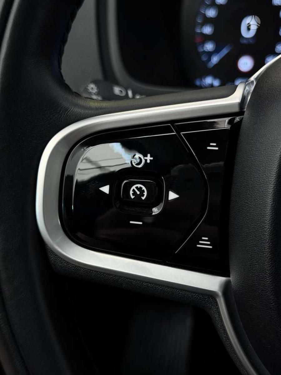 Zils Volvo XC90 2016 Viļņa, ar dzinēja tilpumu 1.97 L un nobraukumu 89 tūkst. km par 19950 €, foto 38 vietnē AUTOMOTO.COM.LV