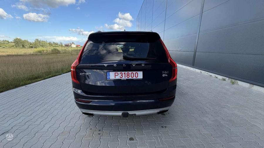 Blue Volvo XC90 2016 in Siauliai, with an engine capacity of 1.97 L and mileage of 241 thousand km for 13850 €, photo 6 on AUTOMOTO.COM.LV