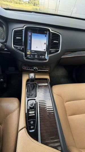 Blue Volvo XC90 2016 in Siauliai, with an engine capacity of 1.97 L and mileage of 241 thousand km for 13850 €, photo 15 on AUTOMOTO.COM.LV