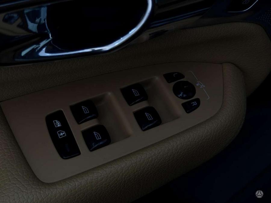 Blue Volvo XC90 2016 in Vilnius, with an engine capacity of 1.97 L and mileage of 89 thousand km for 19950 €, photo 24 on AUTOMOTO.COM.LV