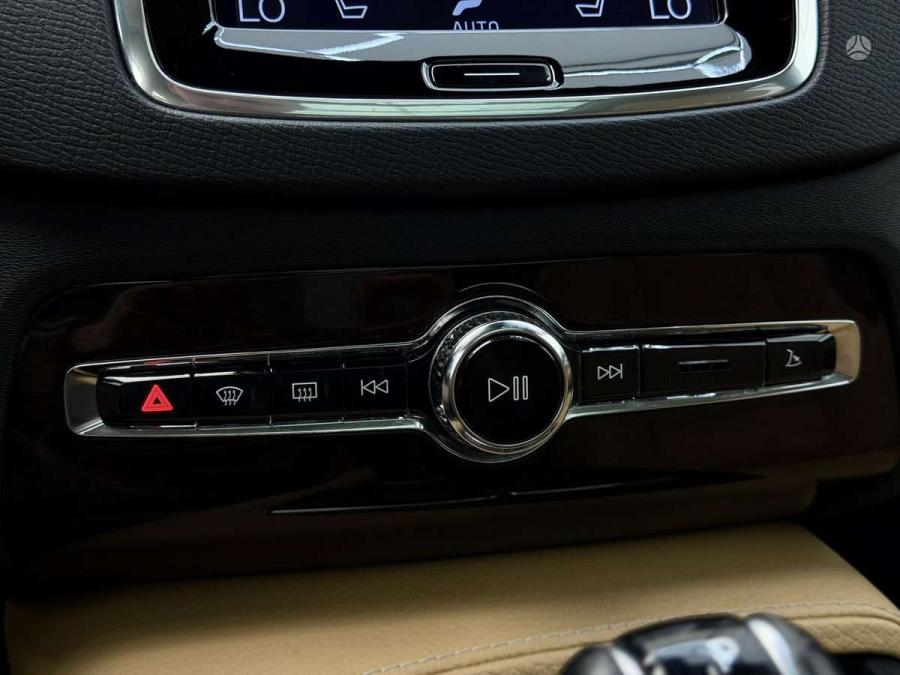 Blue Volvo XC90 2016 in Vilnius, with an engine capacity of 1.97 L and mileage of 89 thousand km for 19950 €, photo 30 on AUTOMOTO.COM.LV