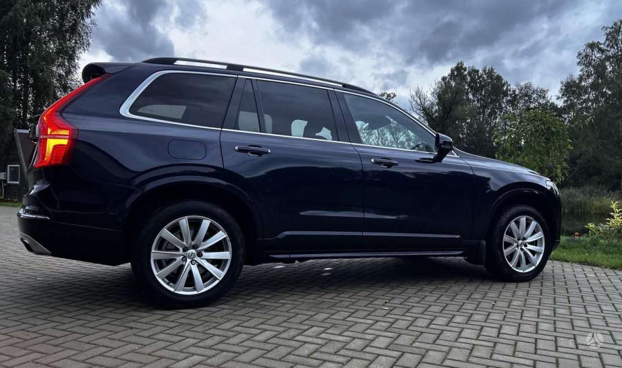 Blue Volvo XC90 2016 in Utena, with an engine capacity of 1.97 L and mileage of 277 thousand km for 16750 €, photo 17 on AUTOMOTO.COM.LV