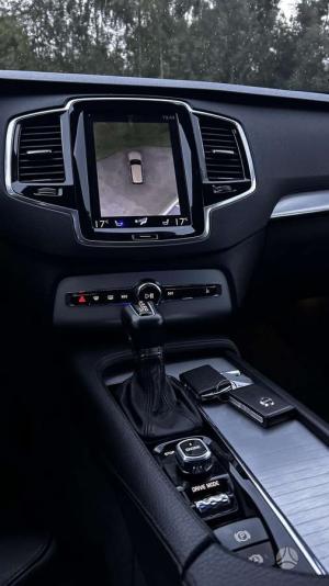 Blue Volvo XC90 2016 in Utena, with an engine capacity of 1.97 L and mileage of 277 thousand km for 16750 €, photo 26 on AUTOMOTO.COM.LV