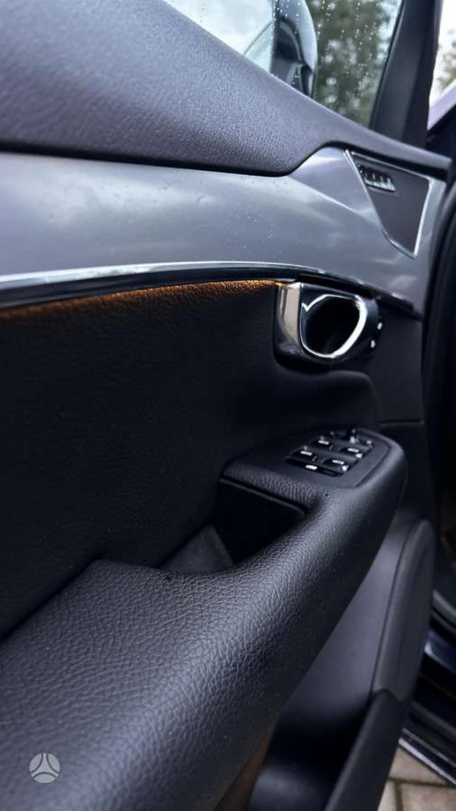Blue Volvo XC90 2016 in Utena, with an engine capacity of 1.97 L and mileage of 277 thousand km for 16750 €, photo 32 on AUTOMOTO.COM.LV